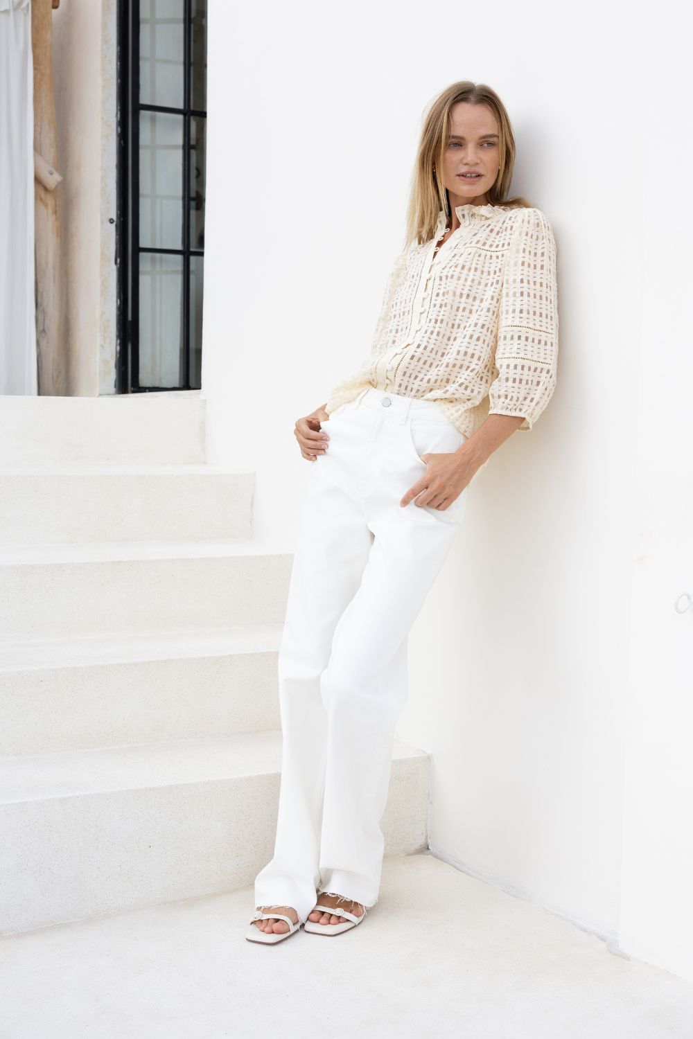 about zoe kratzmann - designer & ceo - zoe kratzmann